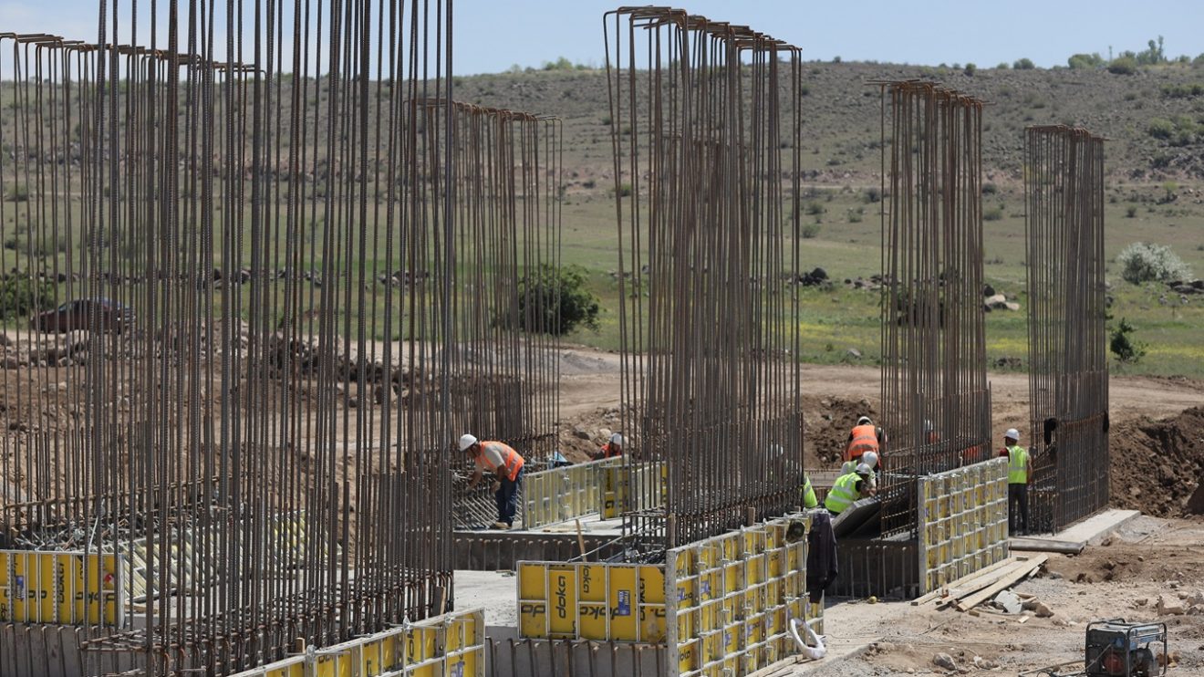 A Road Without an Endpoint: The North-South Program Keeps Dragging On ...